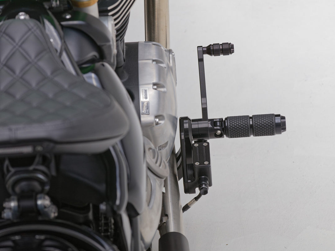 Triumph Bonneville Bobber-Forward foot control – Bros Custom Parts