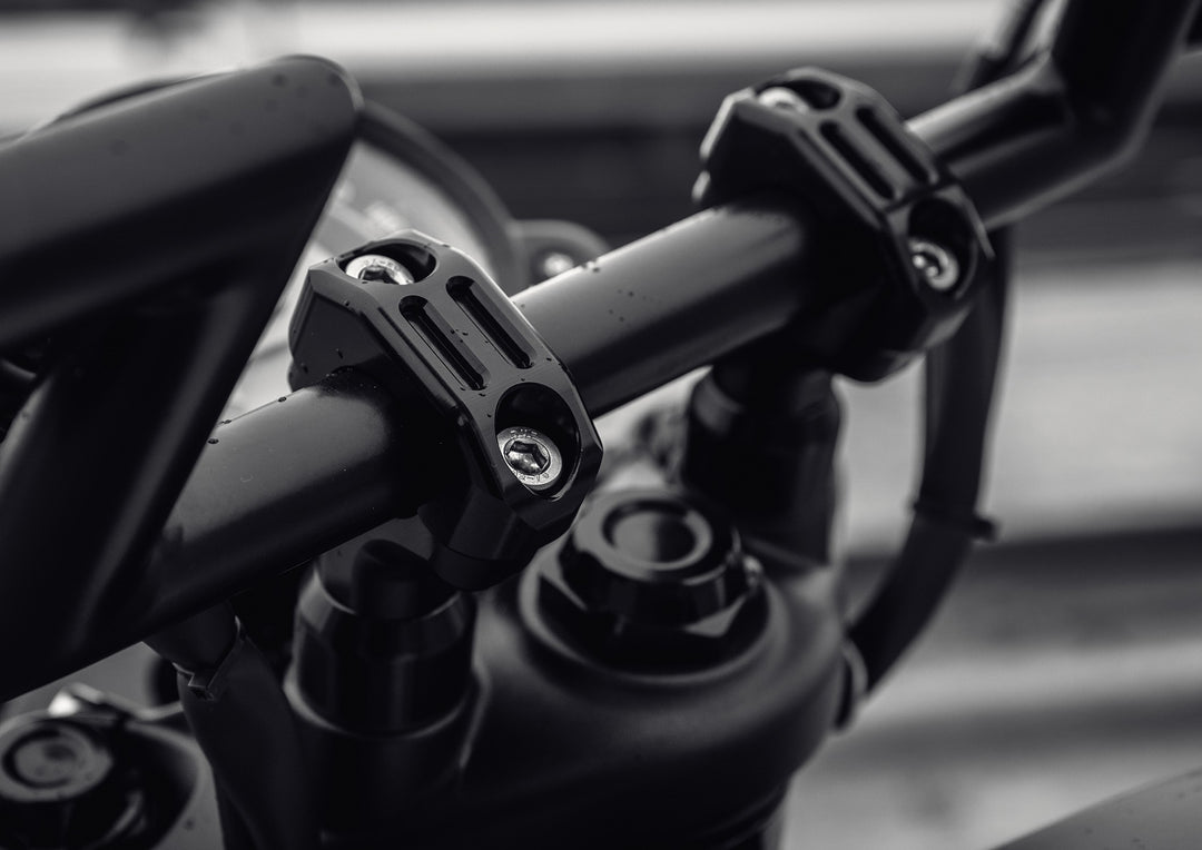 Triumph Bonneville Bobber - Handlebar riser – Bros Custom Parts